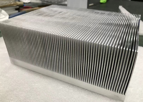 Optimized skived fin heat sink for cooling 1200W high power.